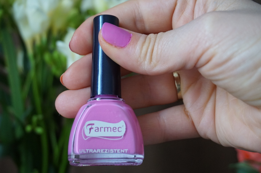 Noile lacuri Farmec Ultrarezistent: mate si metalice – Sigina